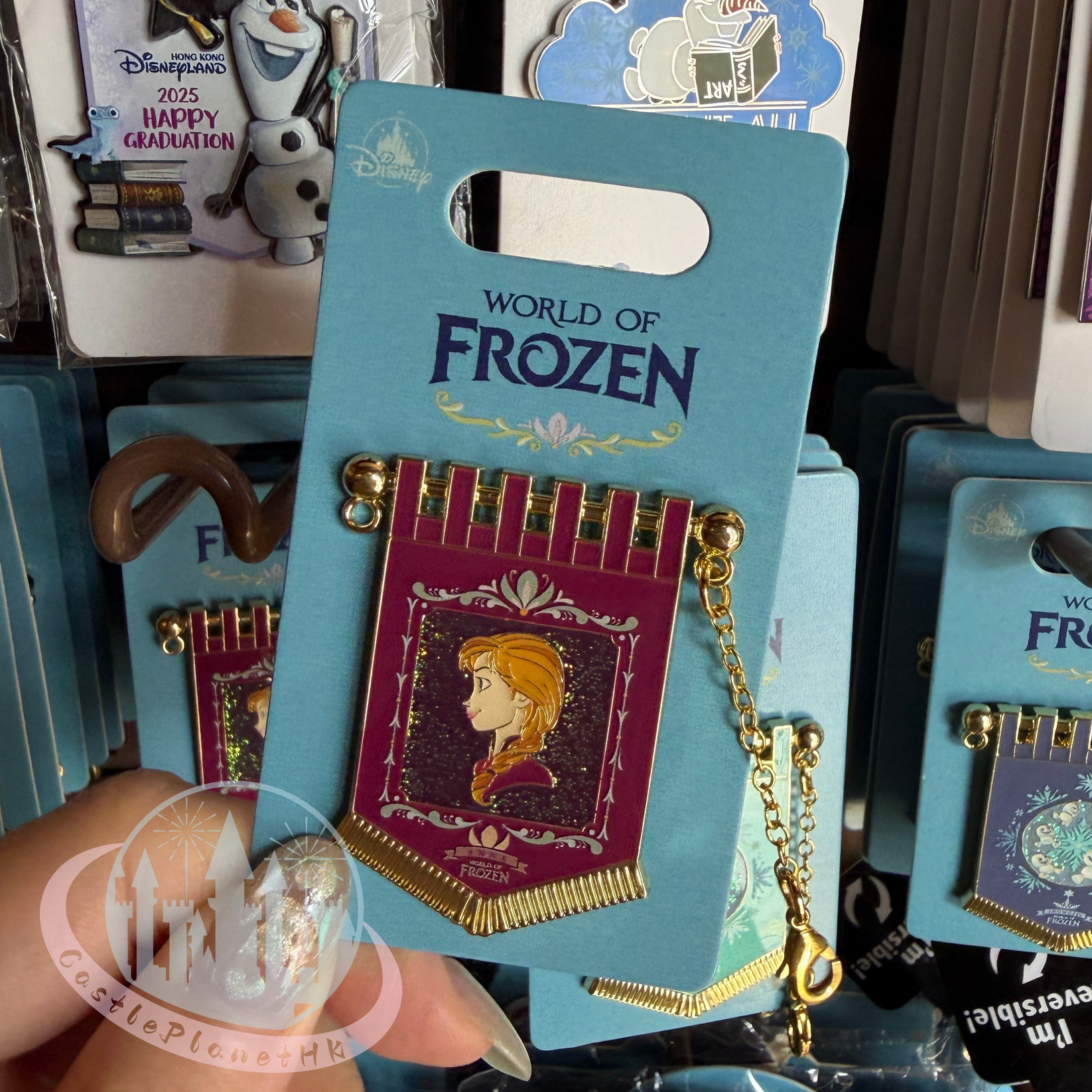 "Pre-Order" HKDL - Anna Flag Pin, World of Frozen – CastlePlanetHK