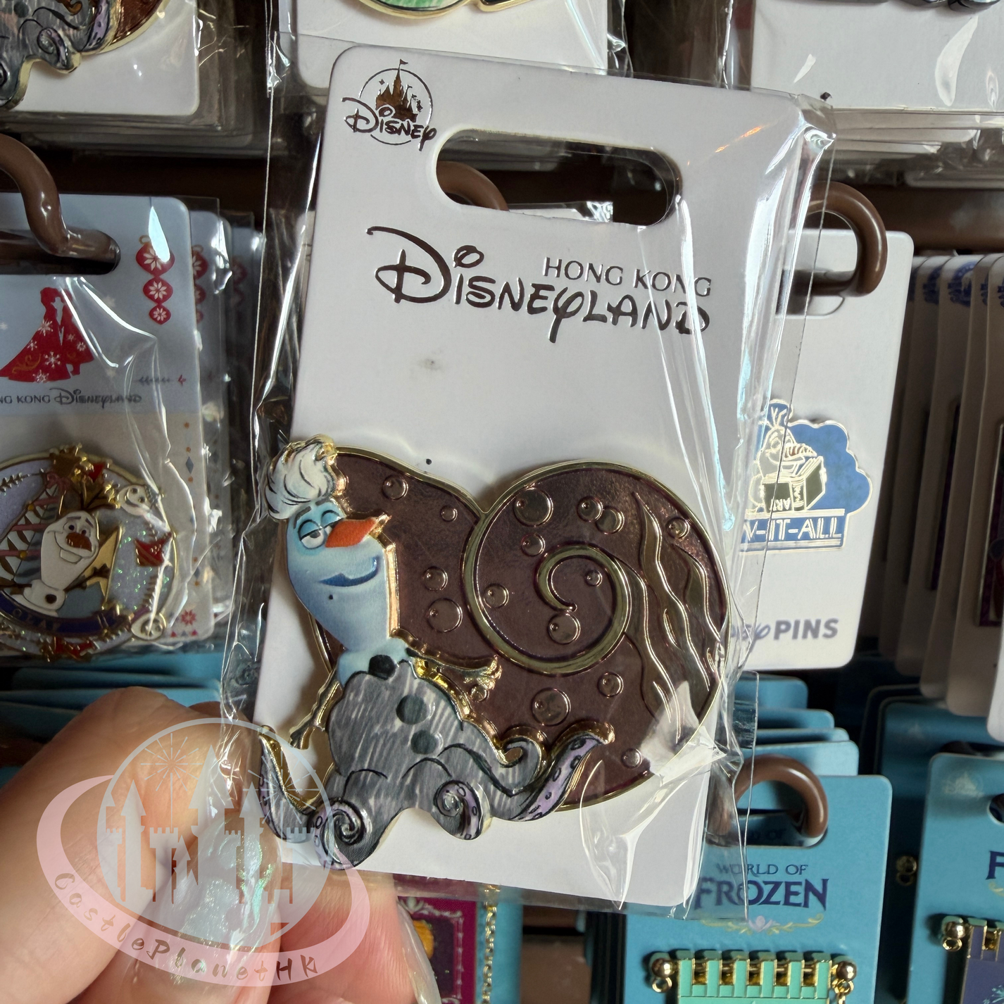 "Pre-Order" HKDL - Olaf Cross-Dress Ursula Pin, World of Frozen ...